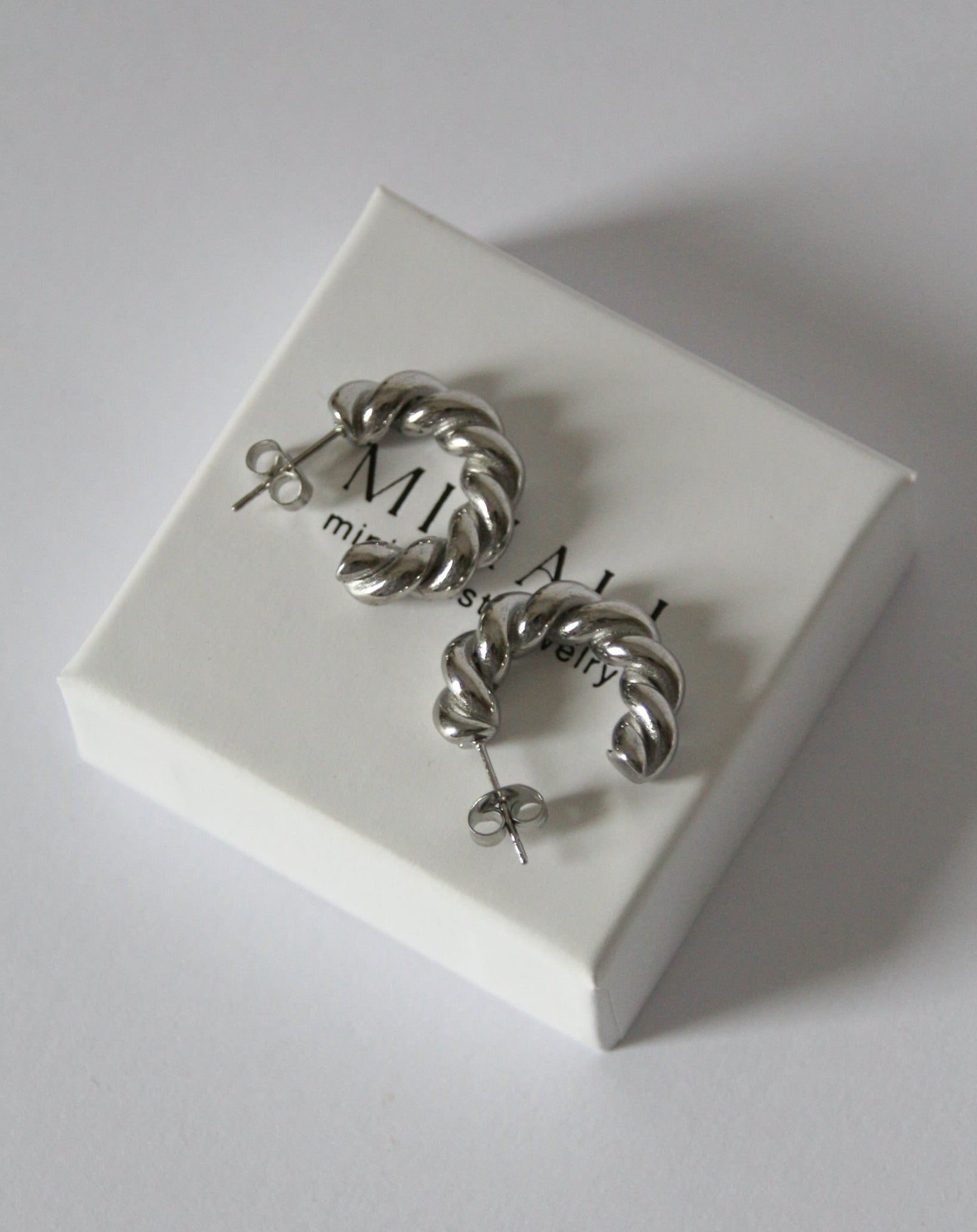 MINALI | Minimalist Jewelry